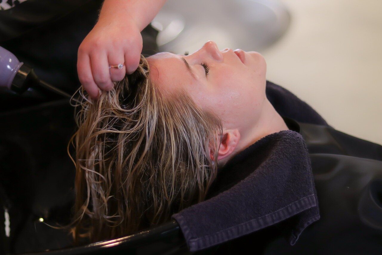 DHT Blockers for Women’s Hair Loss: Options, Safety, and Side Effects