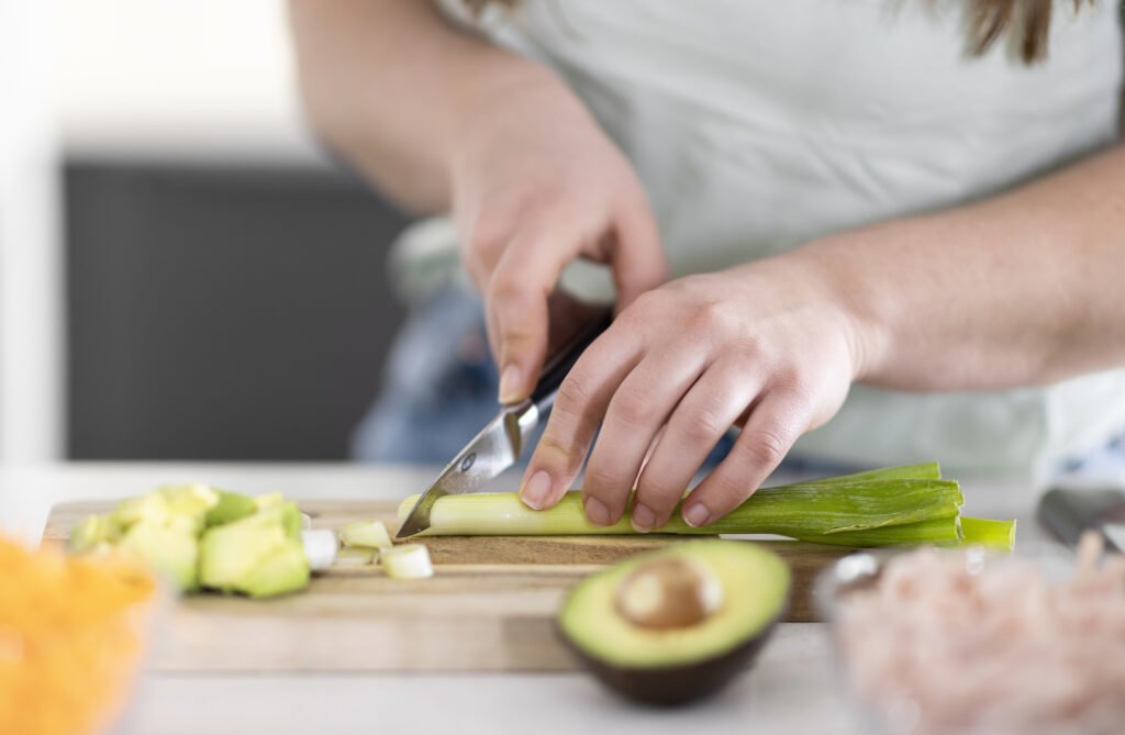 Recette de feuilles de salade garnies de poulet fumé | FitForMe