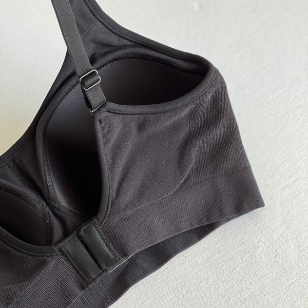 The Comfort Shaping Bra with Adjustable Straps – Underoutfit