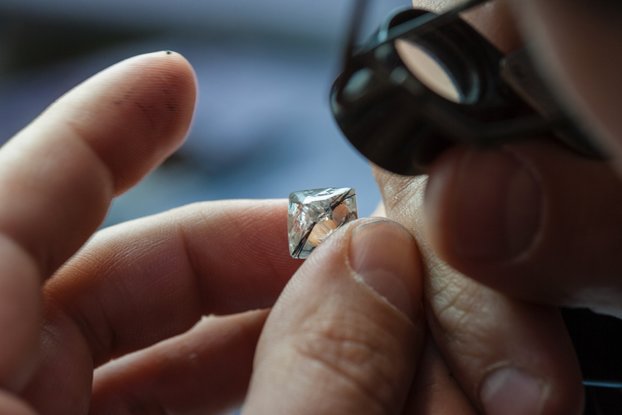 Diamond Clarity Chart and Buying Guide