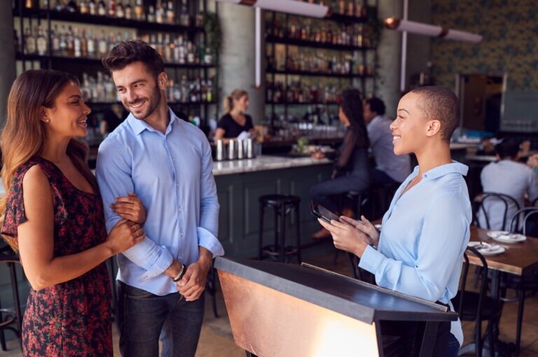 7 Things to Consider Before Choosing a Restaurant Reservation System