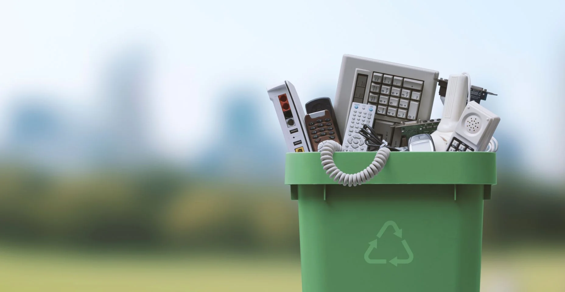 O que fazer com o lixo eletrônico? Veja como é o descarte correto ...