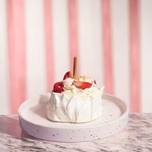 Generative Resize | Claid.ai