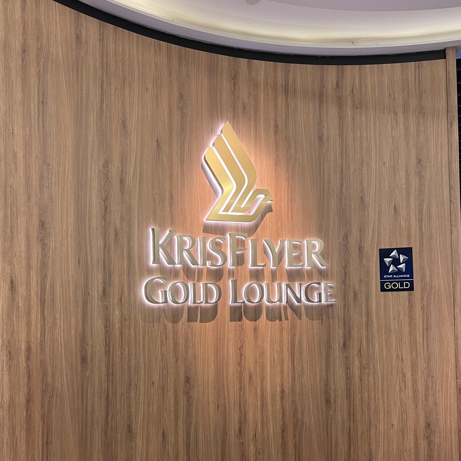 Roame - Singapore Changi Airport KrisFlyer Gold Lounge T2 Review
