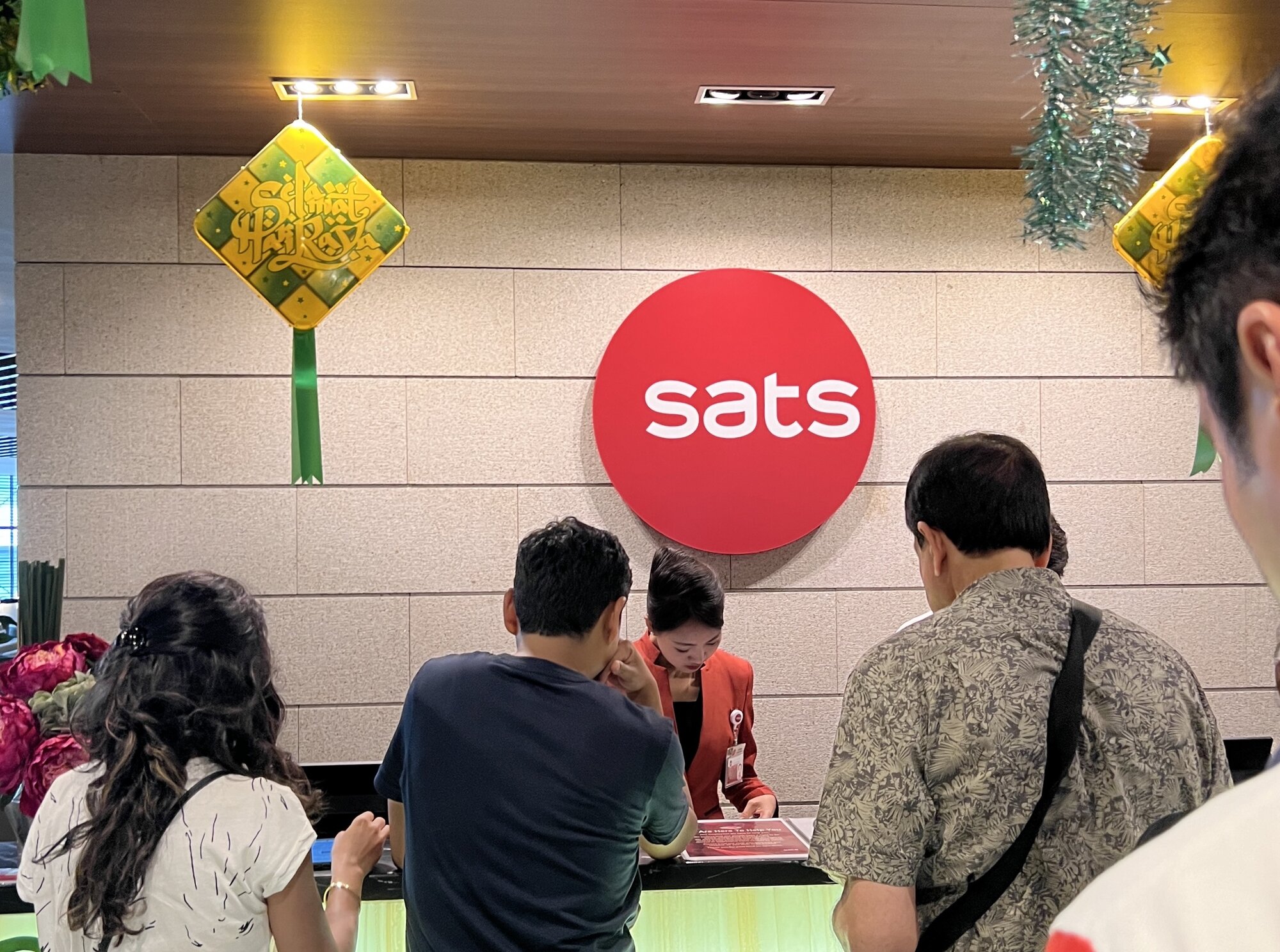 Roame - Singapore Changi Airport SATS Premier Lounge T2 Review
