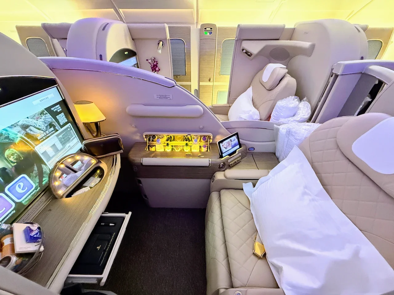 Roame - Emirates New A380 First Class Review (DXB to SFO)