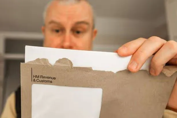 HMRC Warns Of £100 Penalty For Missing January Tax Deadline