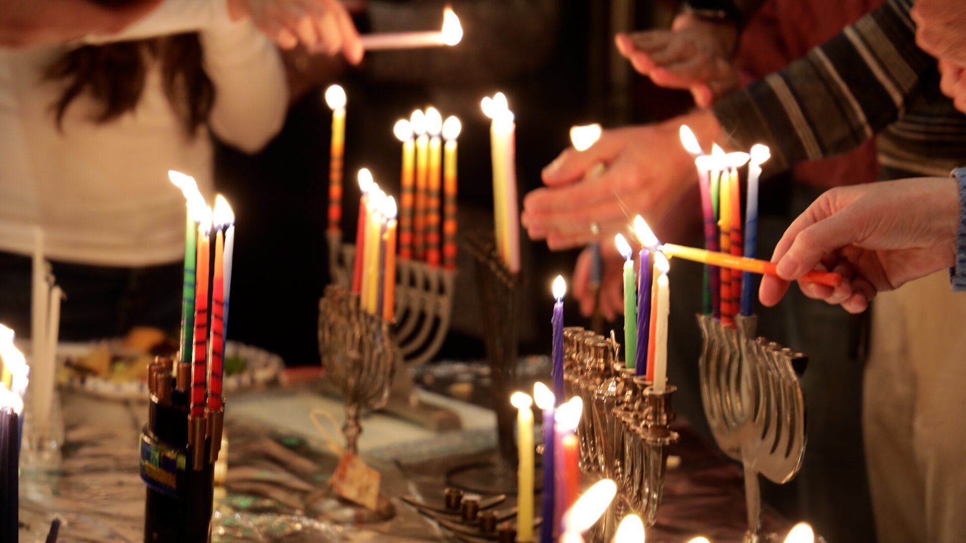 'Defiant joy': Denver’s Jewish community celebrates Hanukkah | Rocky ...