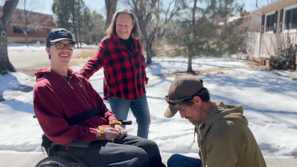 After months of spinal cord rehab, Cyrus Lewis returns home to Colorado ...