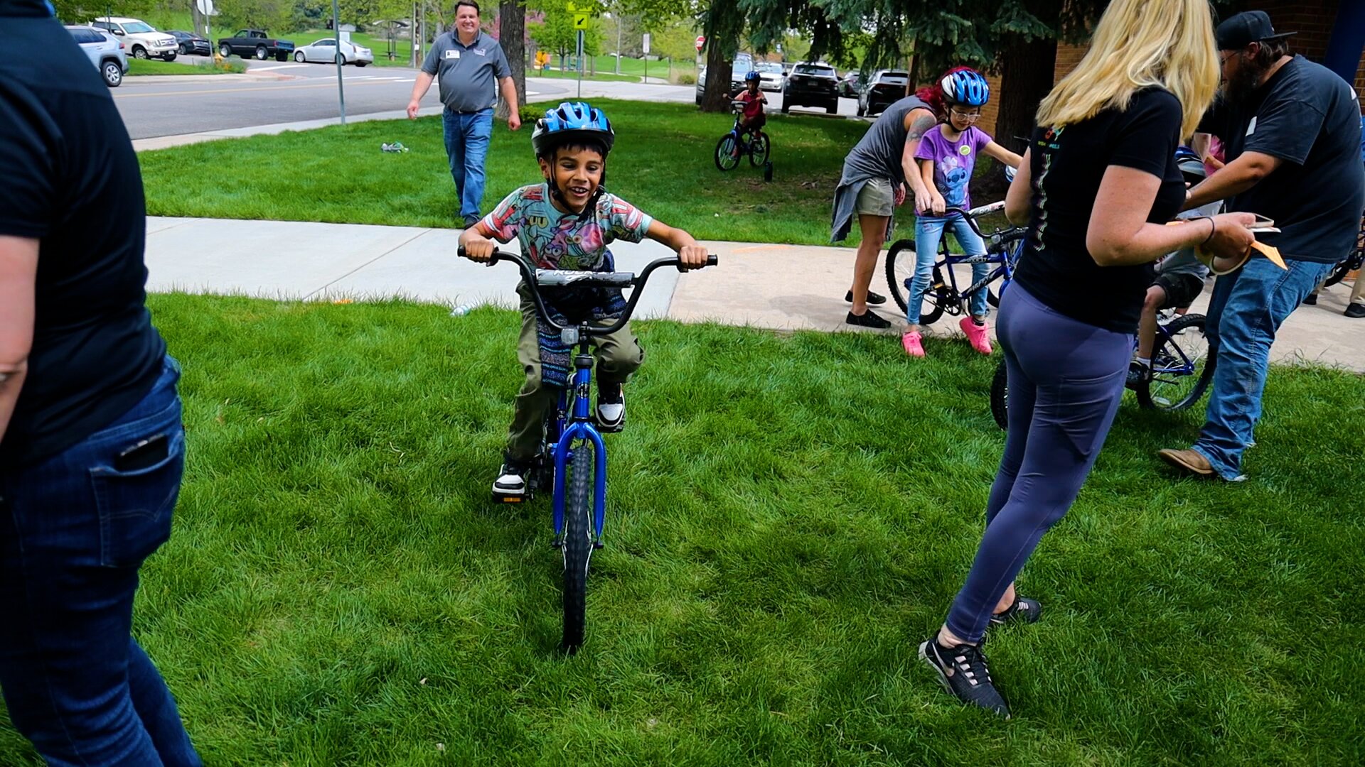 Summer sendoff includes new bikes for Traylor Academy second-graders ...