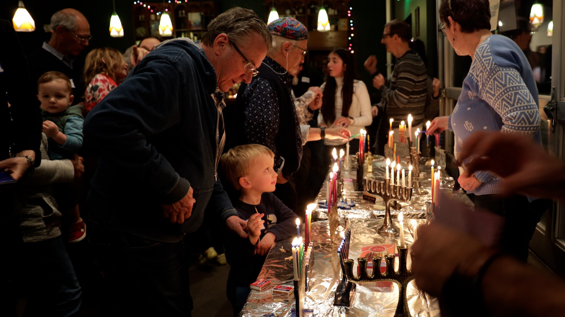 'Defiant joy': Denver’s Jewish community celebrates Hanukkah | Rocky ...
