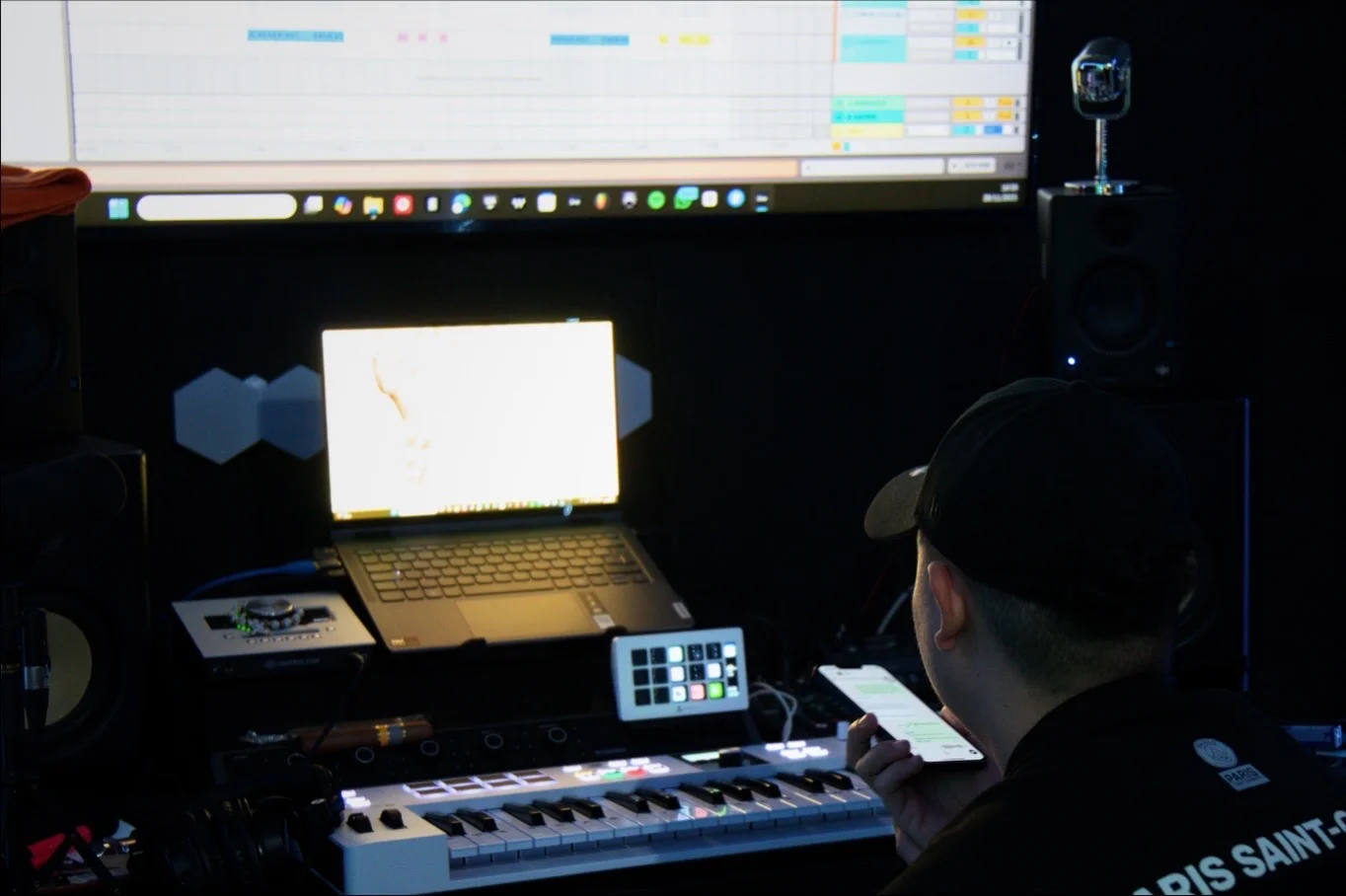 Valens Records Valencia — Music Label, Distribution & Promotion