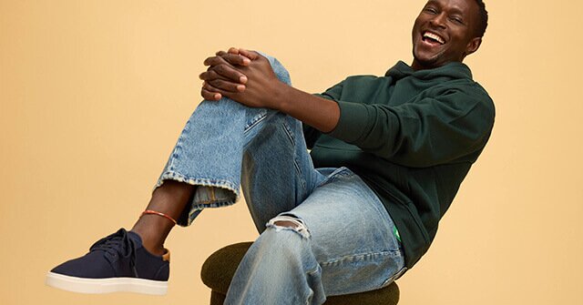 12 Shoes to Wear with Jeans: The Men’s Style Guide | TOMS