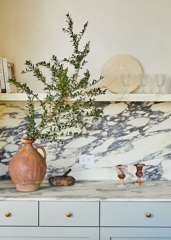 How Athena Calderone Renovated Her Amagansett Kitchen Design | EyeSwoon