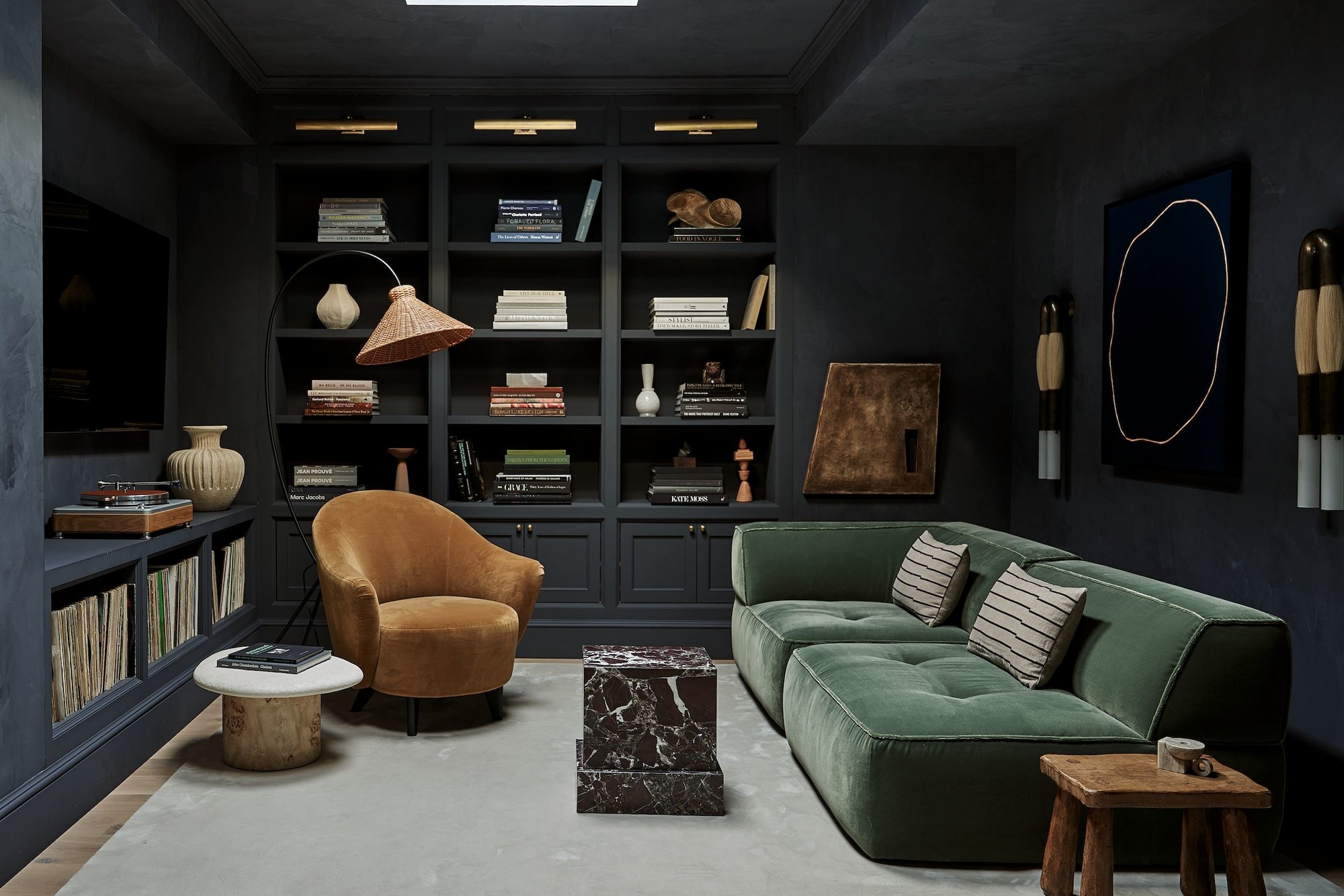 How to Style a Bookshelf With Visual Intrigue | EyeSwoon